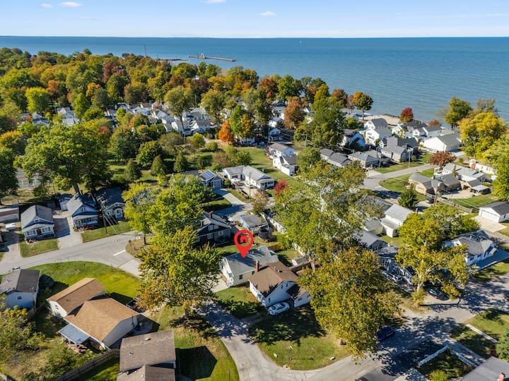 Dog Friendly Vermilion Cottage Near Linwood 6 Beds - Vermilion, OH