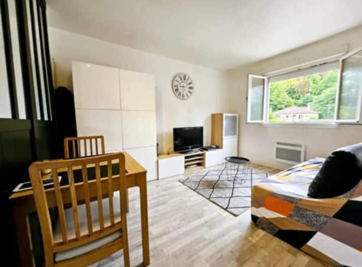 Studio Proche Centre Ville - Anet