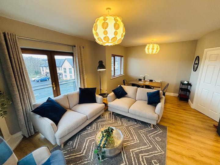 Boru Walk Townhouse -Stylish & Modern Holiday Home - Killaloe
