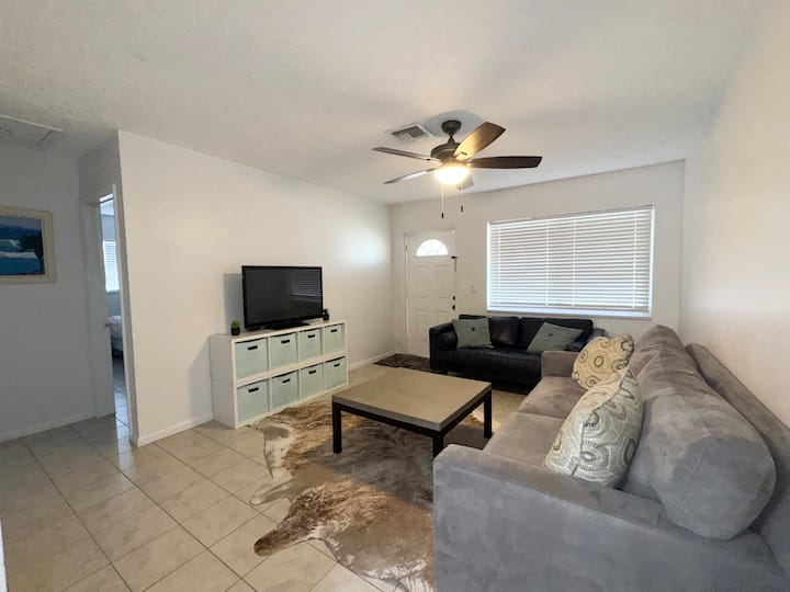 Modern Private Apartment - Highland Beach, FL