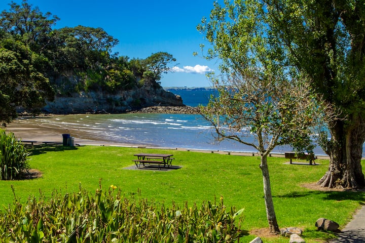 Entire Stunning Beach Villa! - Auckland