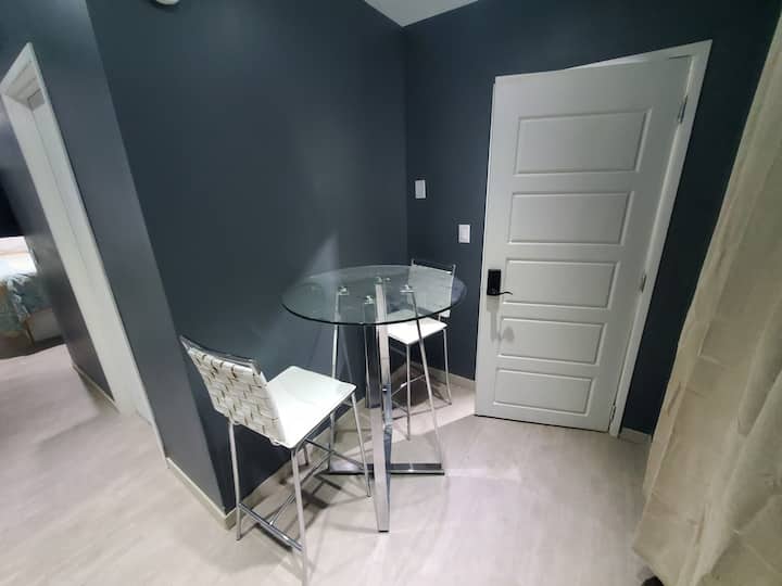 Stylish & Central Studio - Rockford