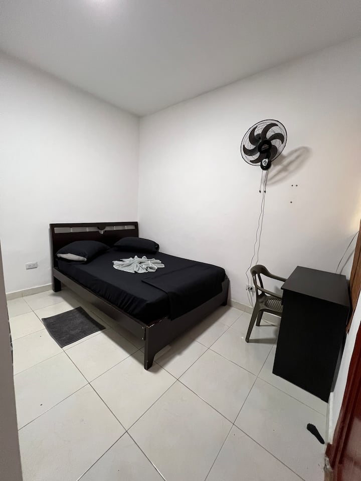 Habitación Con Baño Privado En Zona Gastronómica - Cali