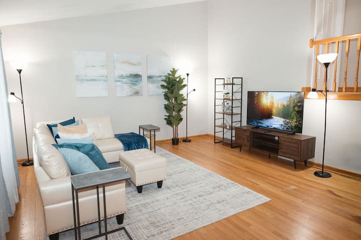 Pristine - 3 Beds, 1.5 Ba! - Arlington Heights, IL