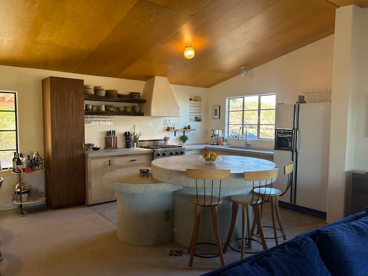 Retiro en el desierto de Joshua Tree con interiores únicos - Casas en ...
