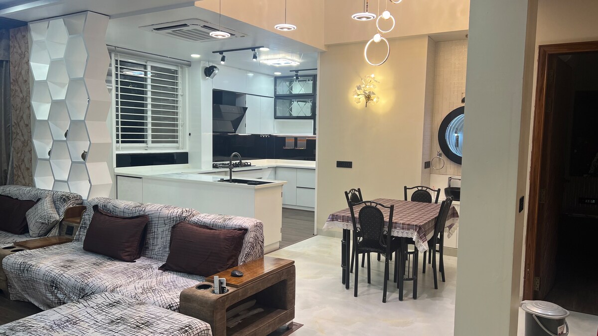 Indore Apartment Holiday Rentals - Madhya Pradesh, India | Airbnb