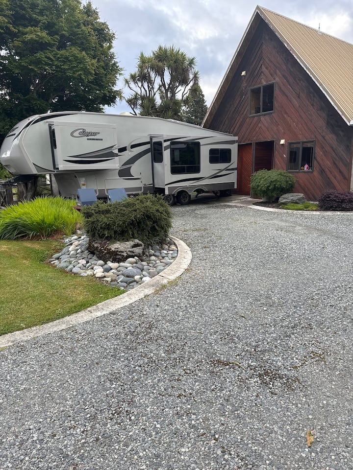 Outpost Rv Accomodation Te Anau - Te Anau