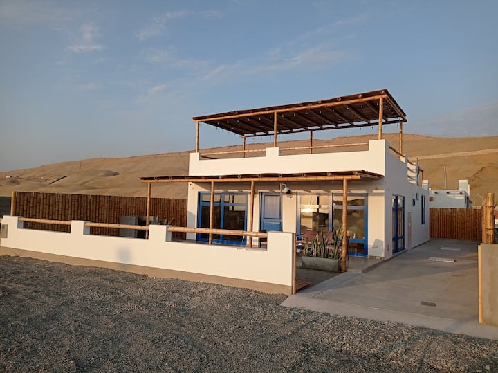 Casa De Playa Con Dos Terrazas A Pasos Del Mar - San Vicente de Cañete