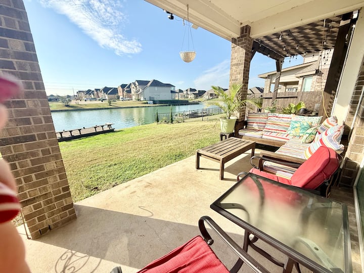Birdiesnest Lakehouse - Katy, TX