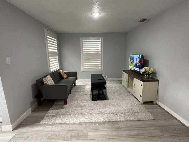 Affordable Home Saint Petersburg - Saint Petersburg, FL