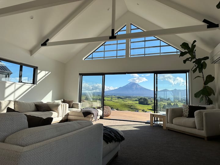 Views On King | 5br Mountain Retreat - Inglewood