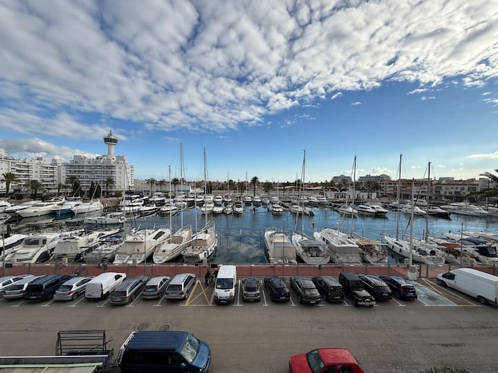 Awaydays - Apartment By The Canal With Wi-fi - Empuriabrava