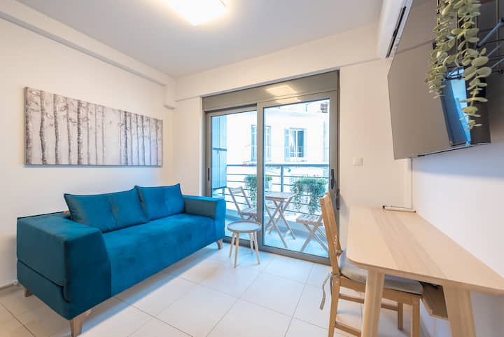Exarchia Comfortable Apartment / Fast Internet - Athens