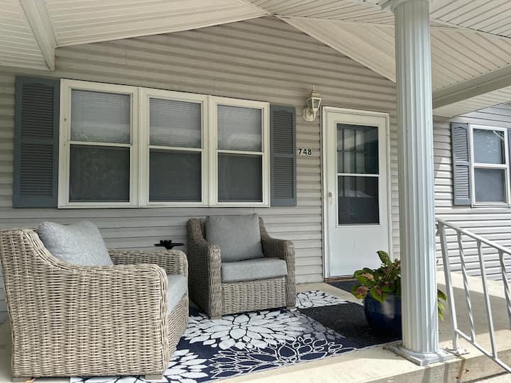 Edge Of Town I, Queen And Queen - Salamonie River State Forest, Lagro