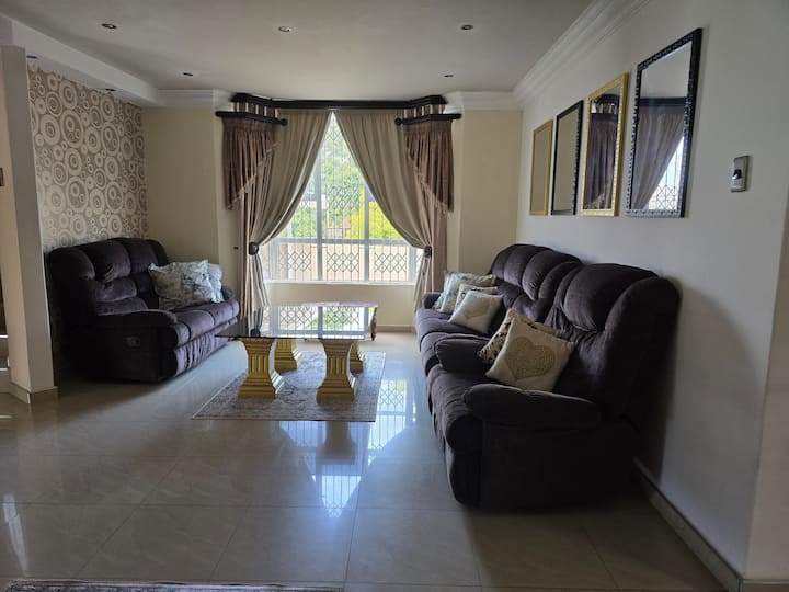 83 On Iris

Home Away From Home - Pinetown