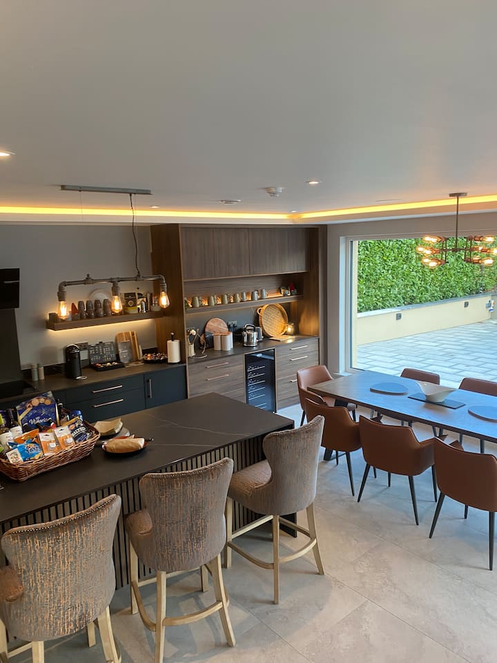 Luxury Spacious Sleeps 20 - Killarney