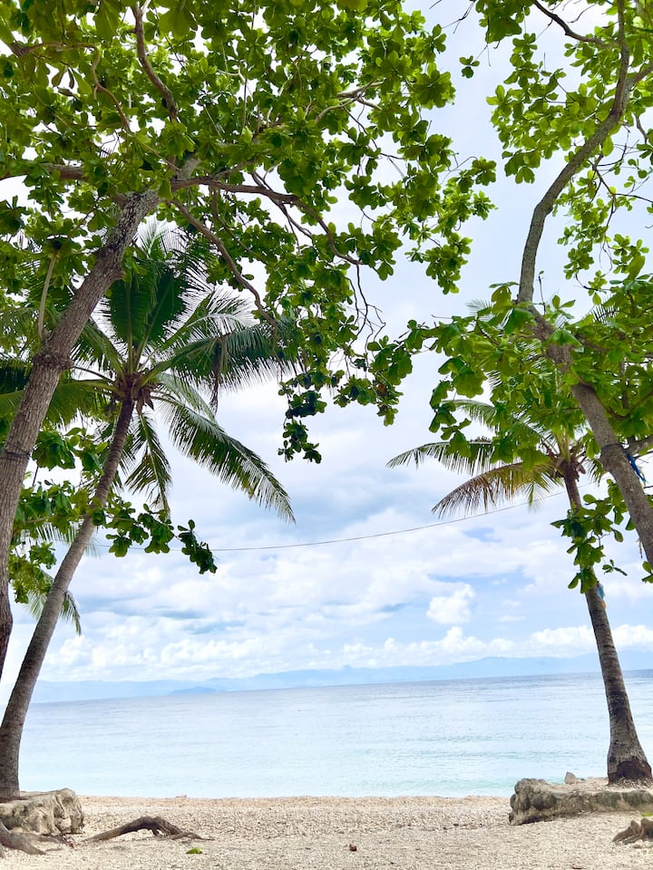 Beachfront Escape In Ginatilan, Cebu - Samboan