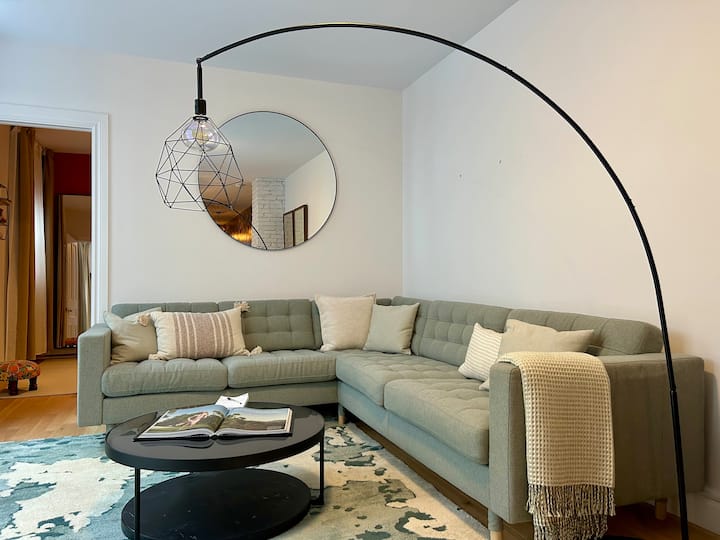 Stylish Quiet Central Apartment - Montreal