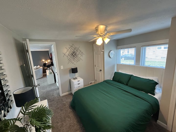 Lake Bungalow - Near Downtown Cle, Lake Erie - Mentor, OH