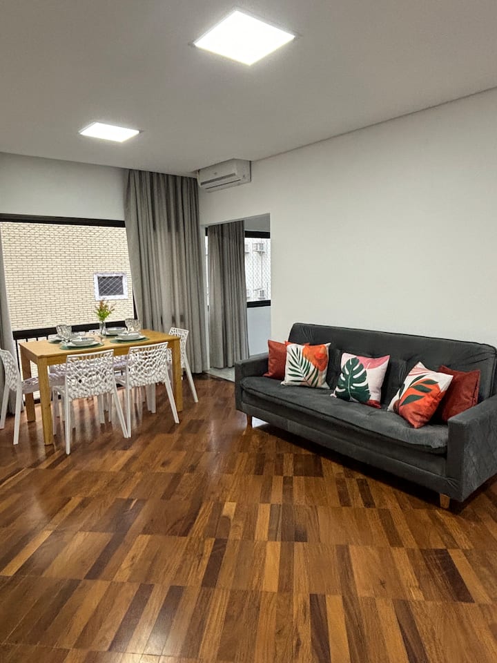 Perto Da Praia Com Ar E Estacionamento - Santos, Brasil