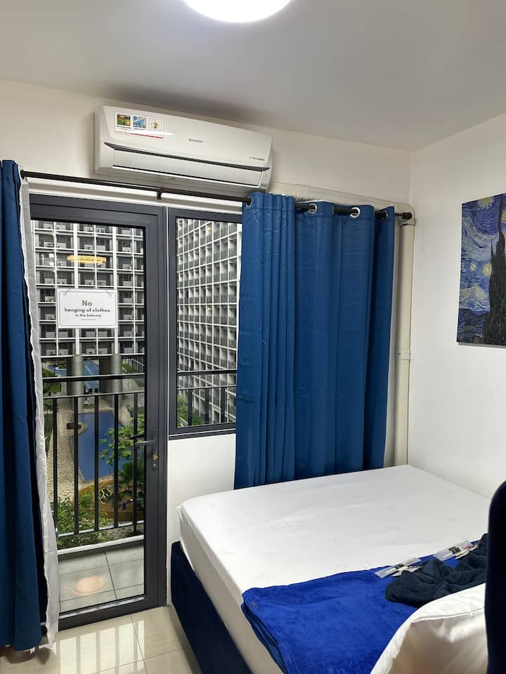 Yunah's Family Treat W/55" Hd Netflix Tv, Smx Moa - Pasay