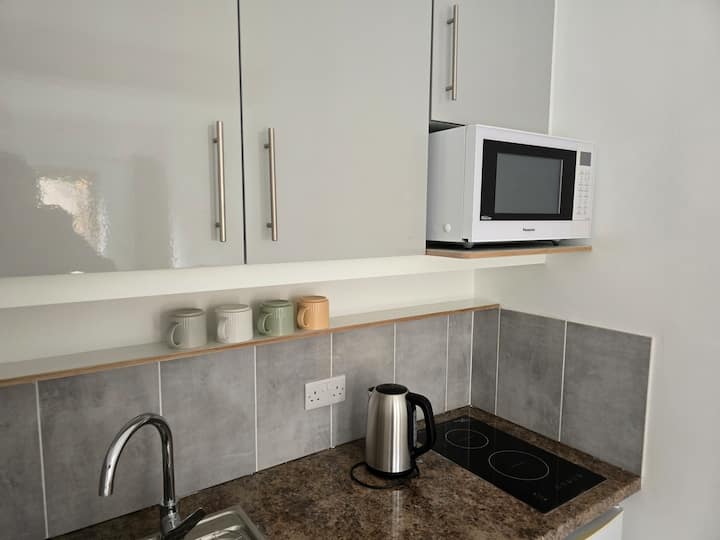 Beautiful Spacious Studio - Horsham