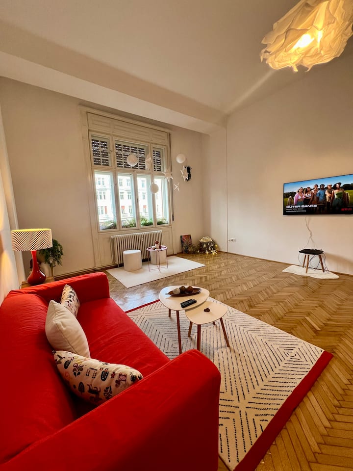 Breathtaking Victory Sq Views/bright &Spacious 2br - Timișoara