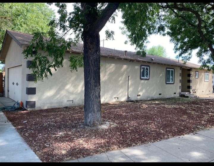 Cozy 3b/2b: Home Away From Home! - Modesto, CA