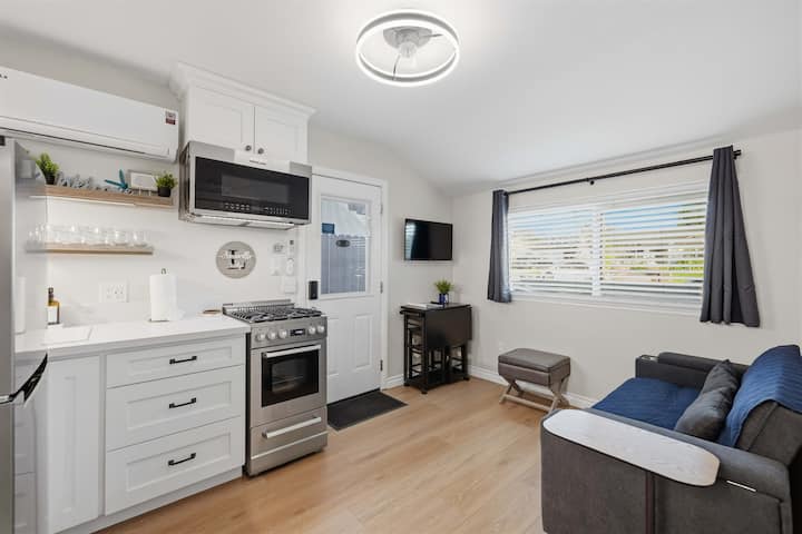 Modern Guest Suite, Fireplace, Patio, Bbq, Parking - Simi Valley, CA