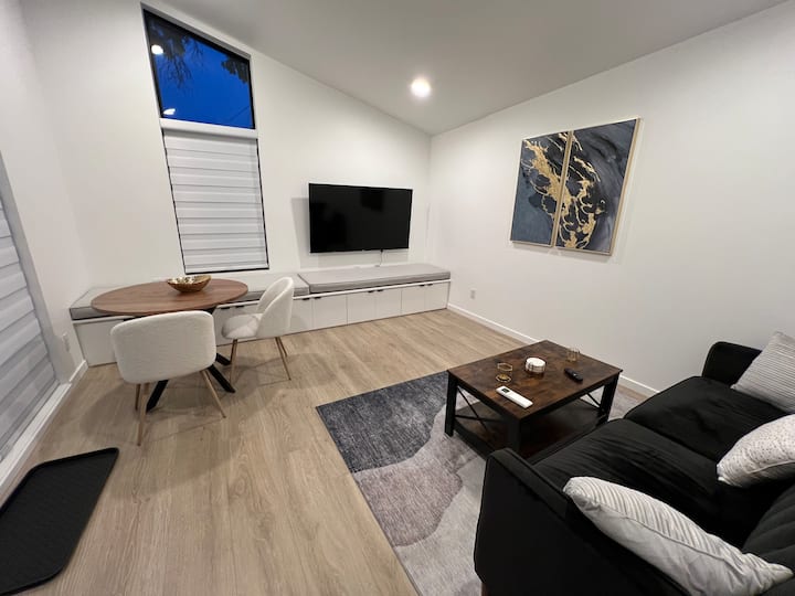 Chic & Luxe Guesthouse | Central Location - San José