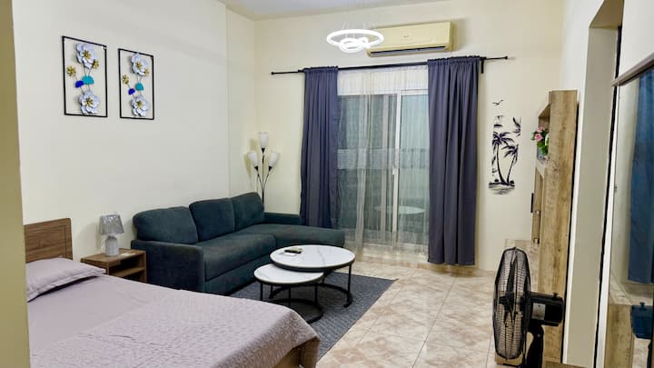 Stunning Luxury Studio Apartment With Sea View - Ajman