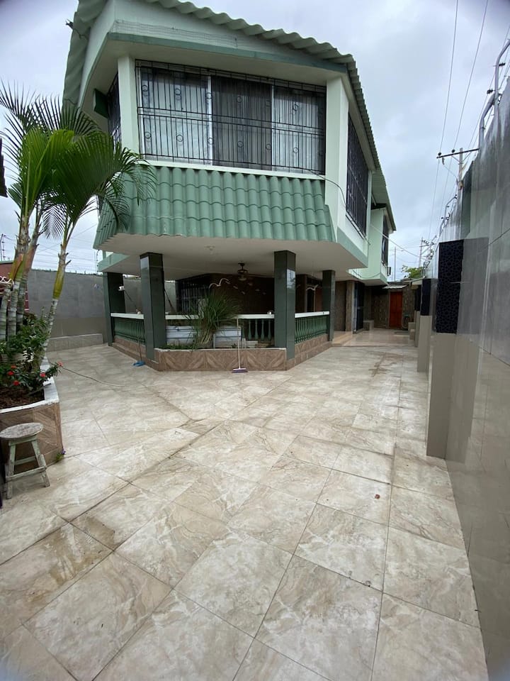 Villa S Lorenzo Beginning Of The Salinas Boardwalk - Salinas