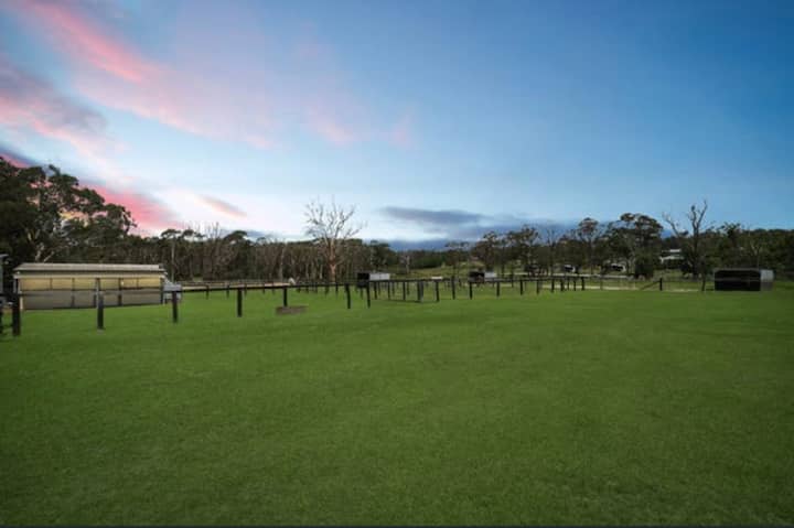 Thirlmere Family Farm - Buxton, Australia