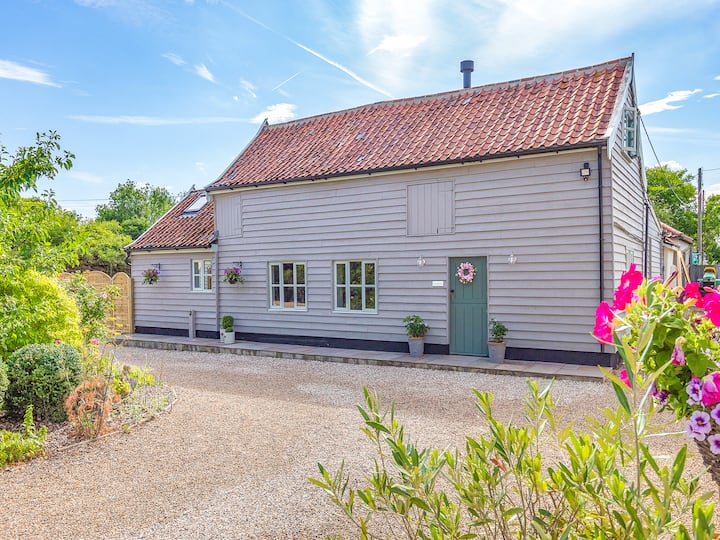 Queens Barn - Diss