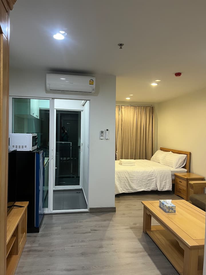 Bangkok 曼谷近地铁站精致公寓 - Thailand