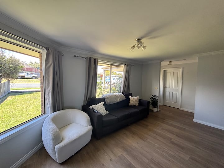 Neat And Cosy Home In Ideal Spot - Warrnambool