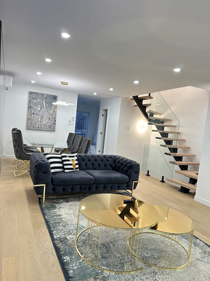 House, Spa And Free  Parking - Montreal