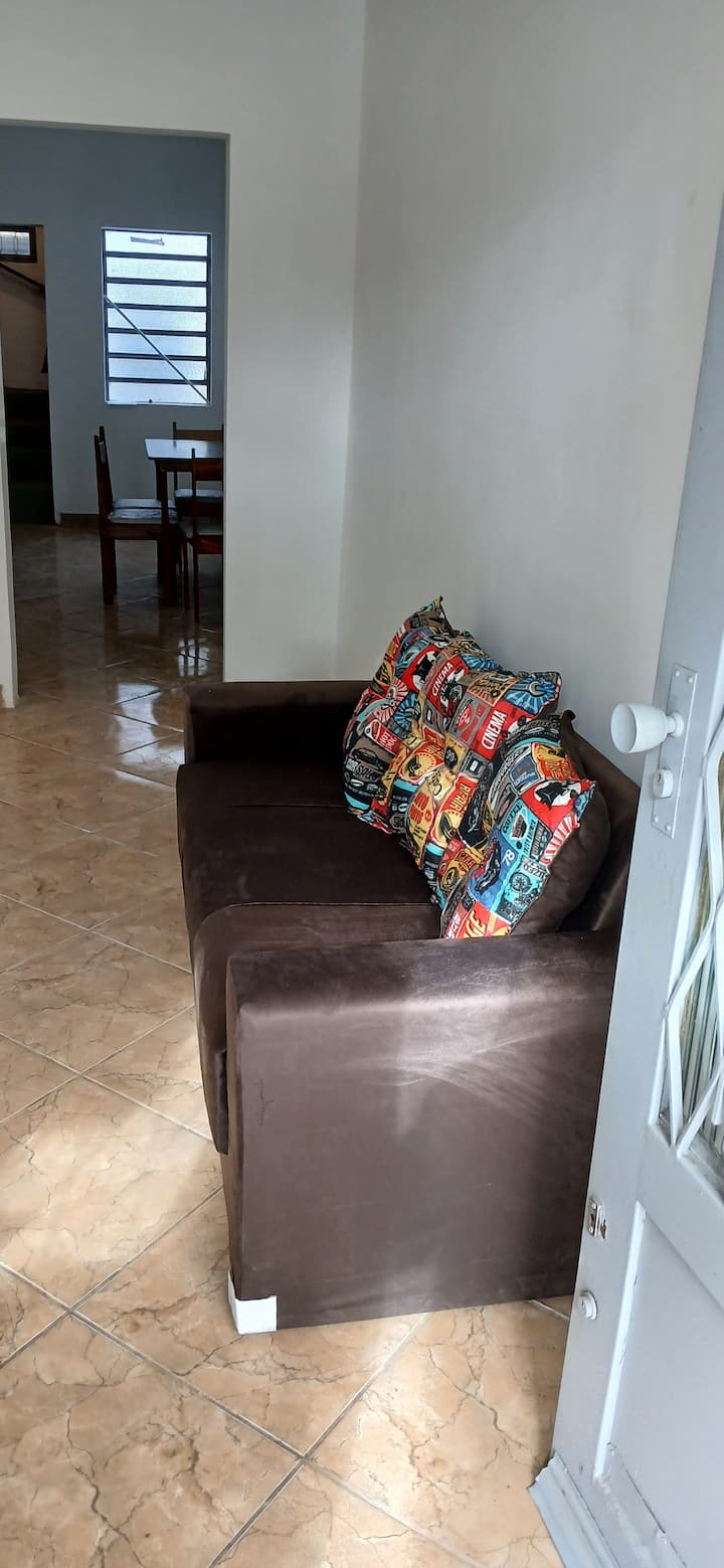 Casa Para Alojamento Econômico, Próximo Do Aero. - Porto Alegre