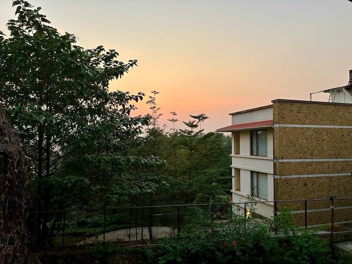 Rainbow Luxurious Villa - Lonavla