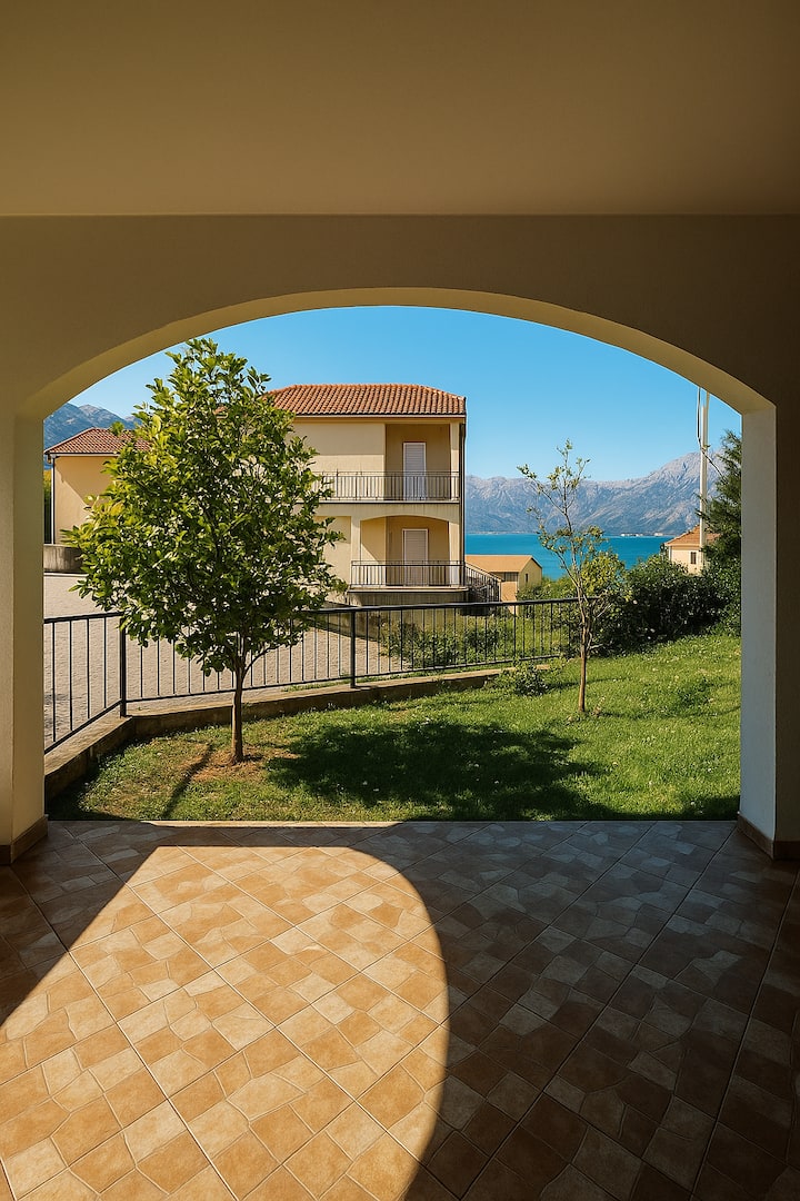 80 Sq. Meter Appartement In Dobrota - Kotor
