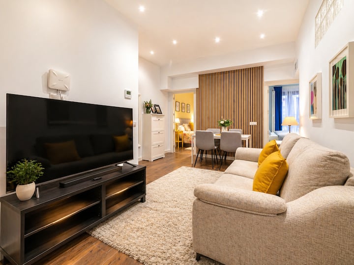 Historic Center 3 Bedroom Apartment-1 Min To Metro - Madrid