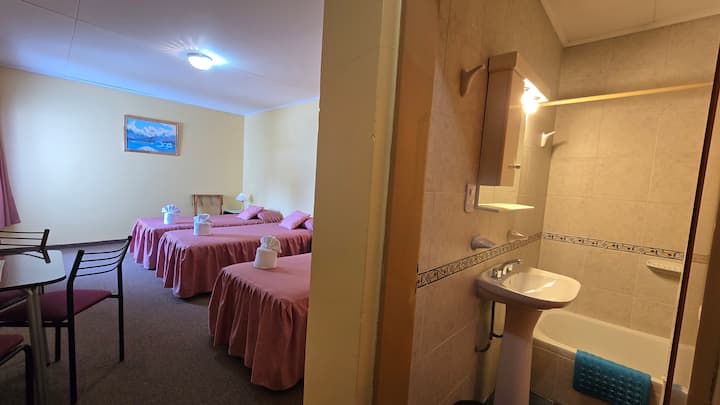 Triple, Céntrico, Desayuno Incluido - El Calafate