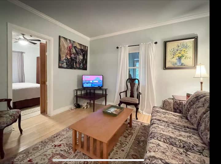 Cozy Carriage House / Cottage - Bryn Mawr, PA