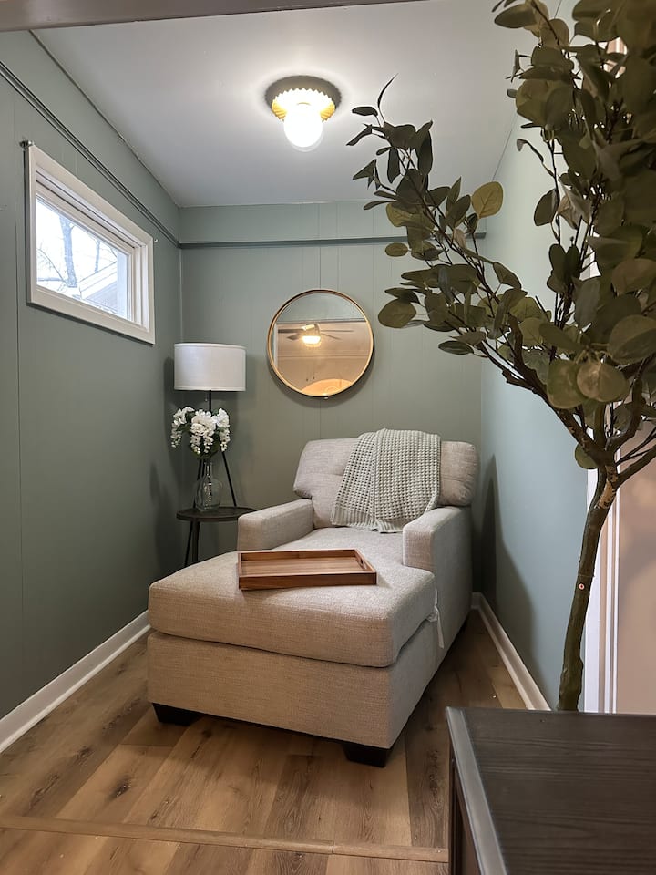 Charles House - Champaign, IL