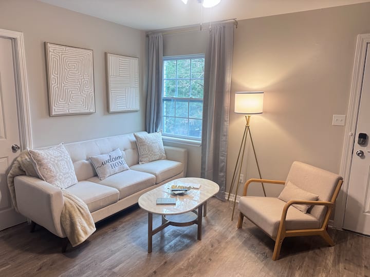 Luxury Hub City Haven In Hattiesburg - Hattiesburg, MS