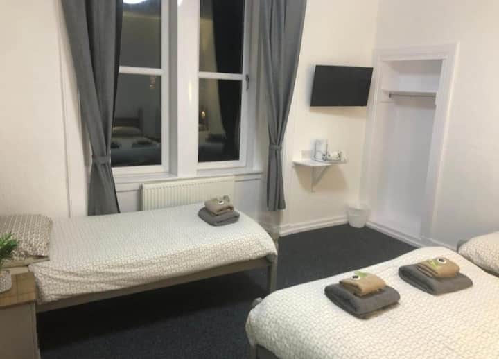 Windsor Hotel, Kirkcaldy 03 Family Sleeps 4 - Kirkcaldy