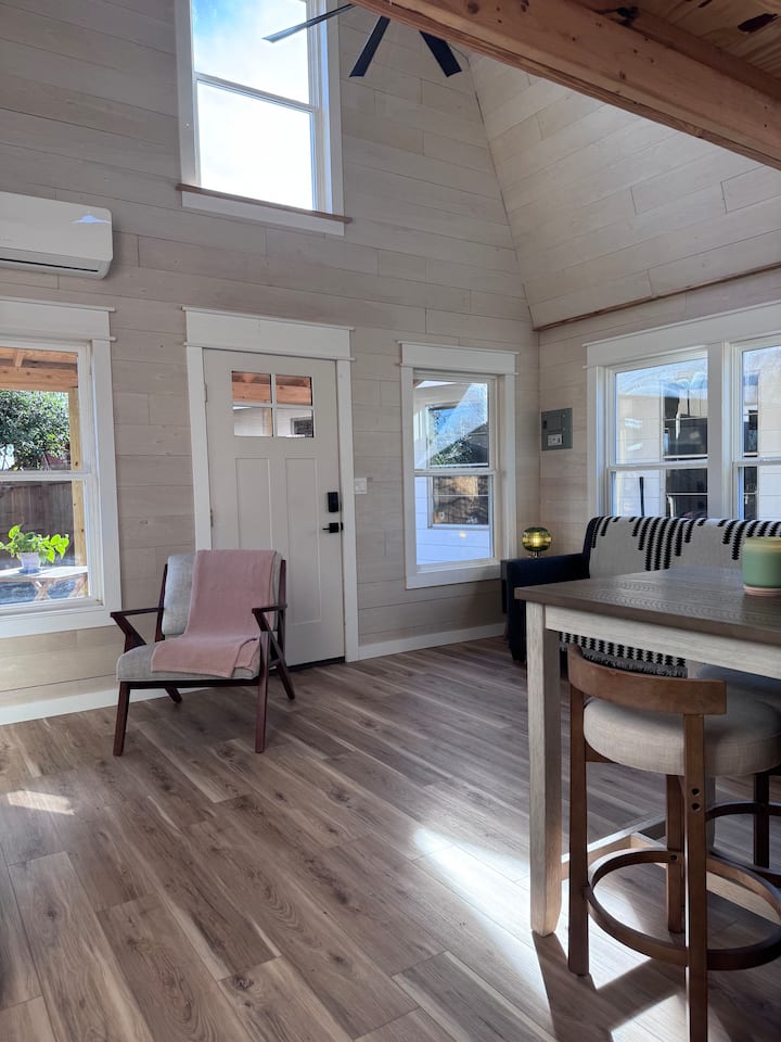 Modern Tiny Barn | Urban Oasis In San Antonio - San Antonio, TX