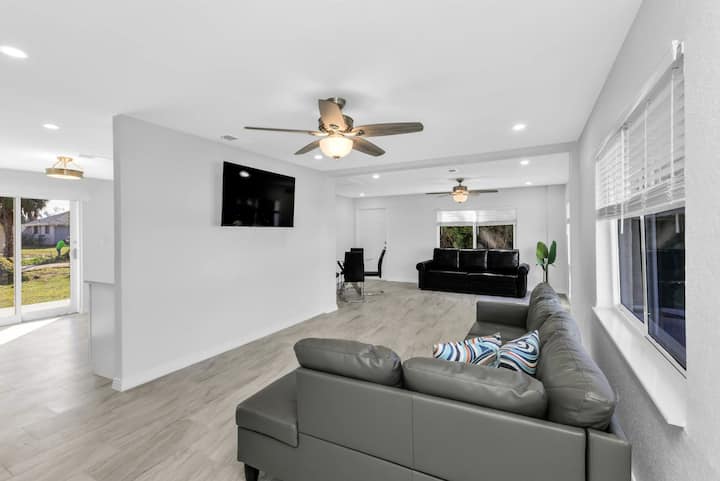 Modern Family Retreat-gulf Coast - Port Charlotte, FL