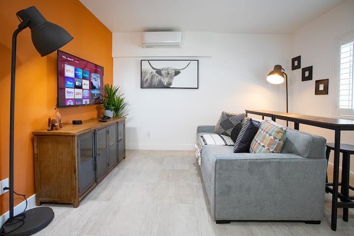 Modern K Bd +Sfbd W/d 5 Mi Disney 2 Mi Hospitals - Carousel, Santa Ana