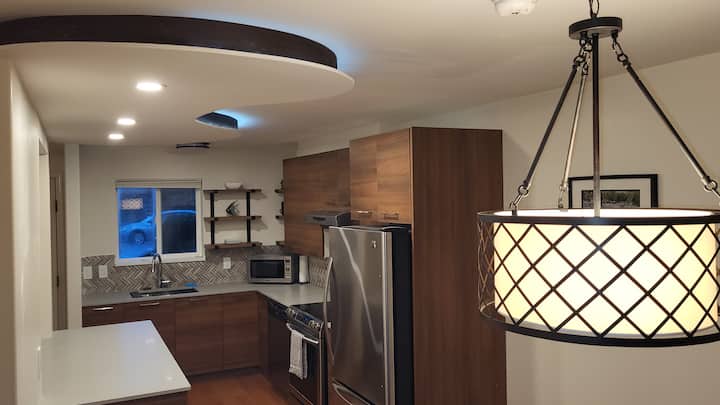 Downtown Condo - Sunshine Coast